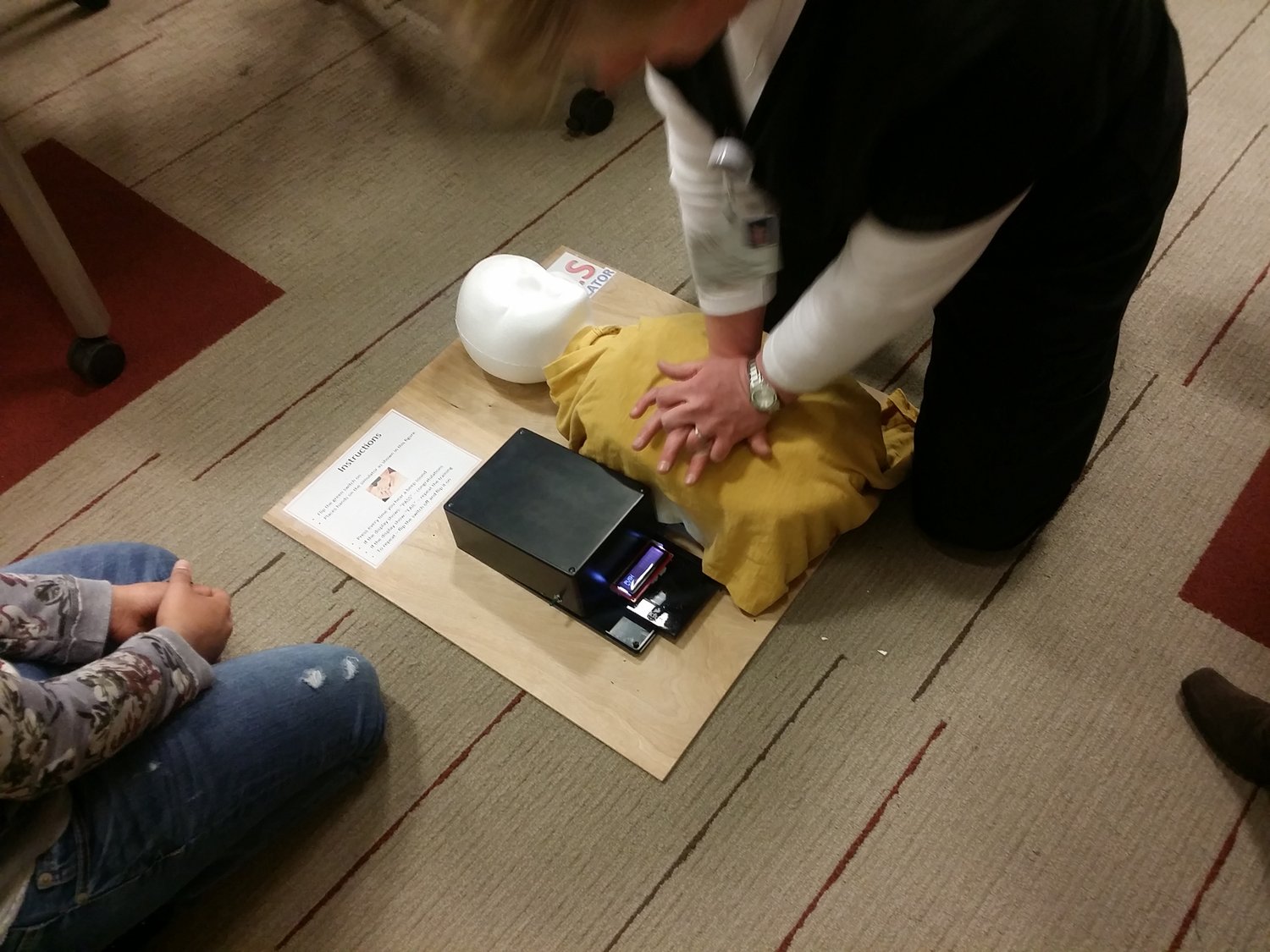 A Low Cost Simulator to teach CPR
